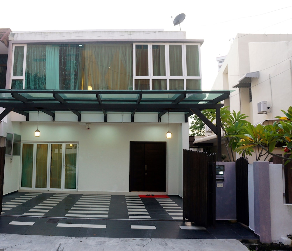 Gurney Luxe Inn in George Town | 2024 Updated prices, deals - Klook ...