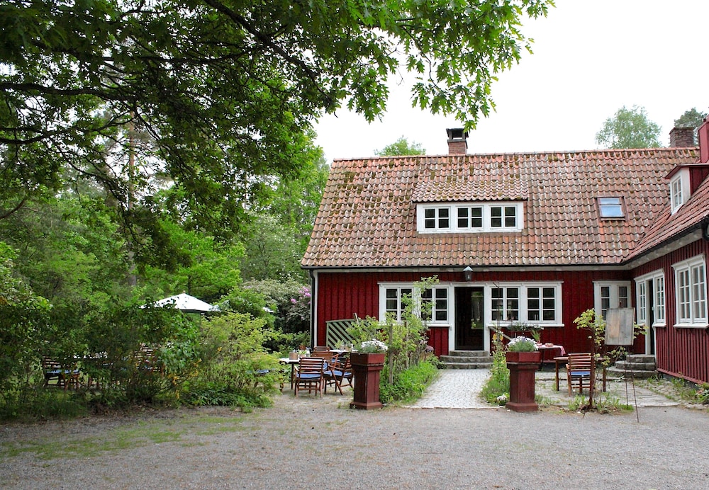 Vallasens Vardshus STF Hostel in Laholms kommun | 2023 Updated prices ...