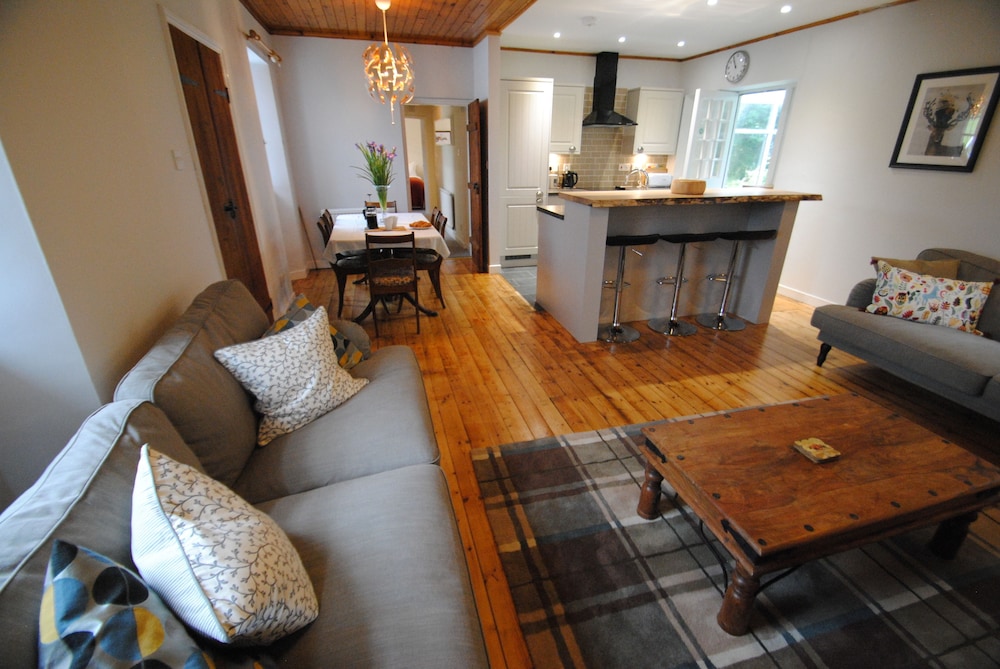 Mauldslie Hill Cottage in | 2025 Updated prices, deals - Klook United ...