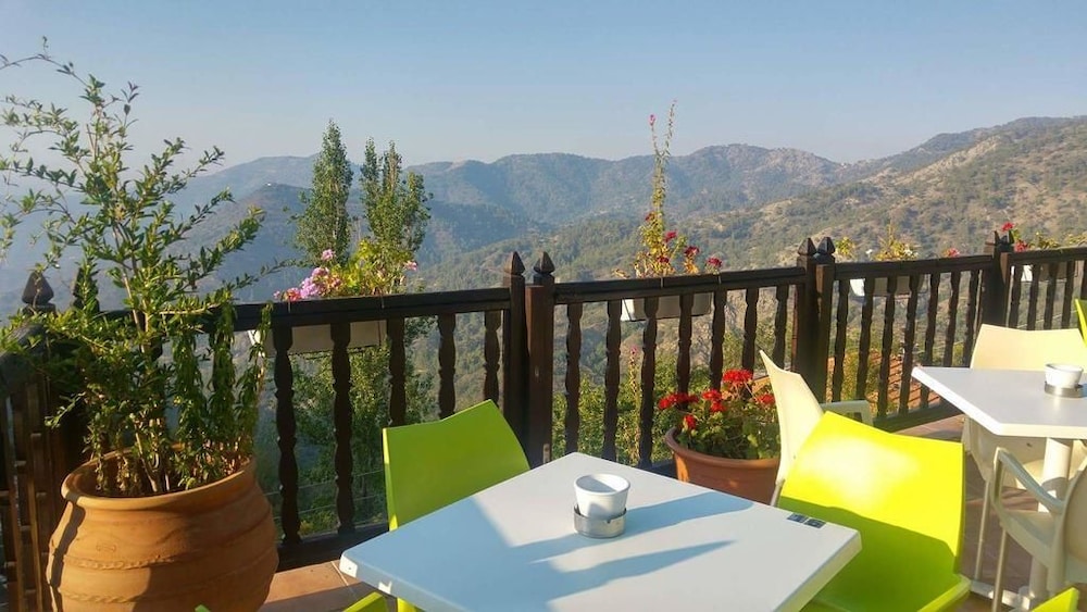 Two Flowers Hotel in | 2024 Updated prices, deals - Klook United States