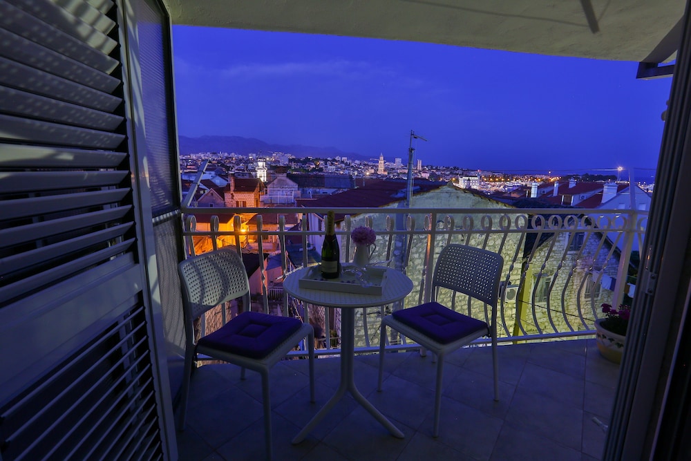 Split Summer Lounge Apartments in Grad Split | 2025 Updated prices ...