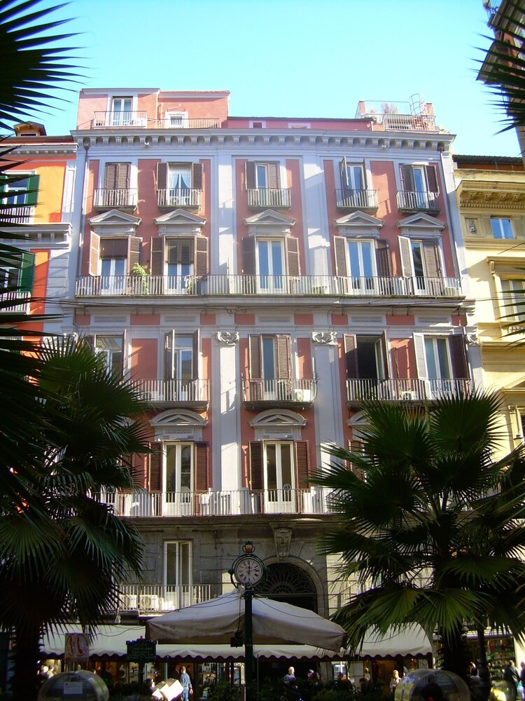 Roof Apartment Funicolare in Neapel | 2025 Aktualisierte Preise ...