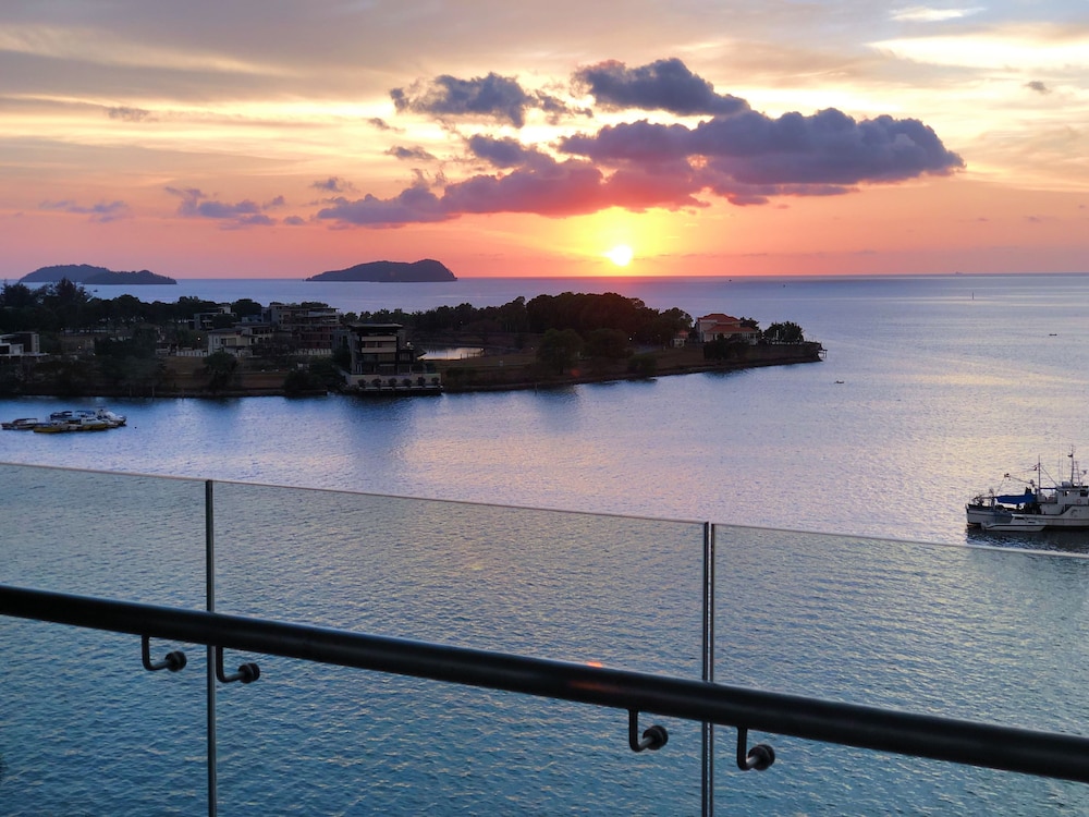 Elegant Living @ Pelagos Suites Oceanus Waterfront KK in Kota Kinabalu ...