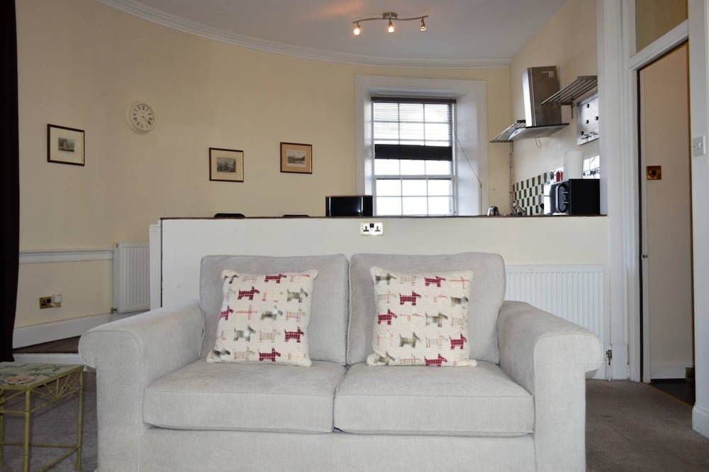 Unique Studio Apartment With Roof Terrace in City of Edinburgh | 2024 ...