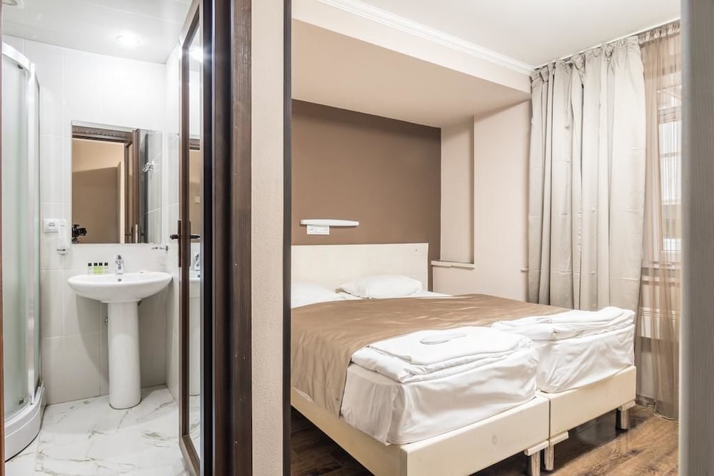 Hotel Tbilisi Central by Mgzavrebi in Tbilisi | 2023 Updated prices ...