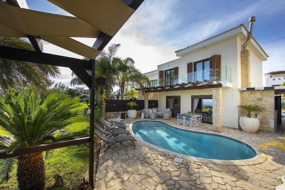 El Greco Seafront Villa in | 2024 Updated prices, deals - Klook United ...