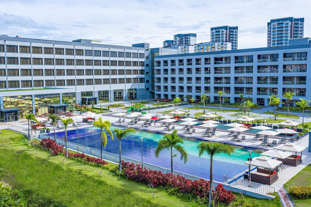 Hilton Clark Sun Valley Resort in Mabalacat | 2025 Updated prices, deals - Klook Philippines