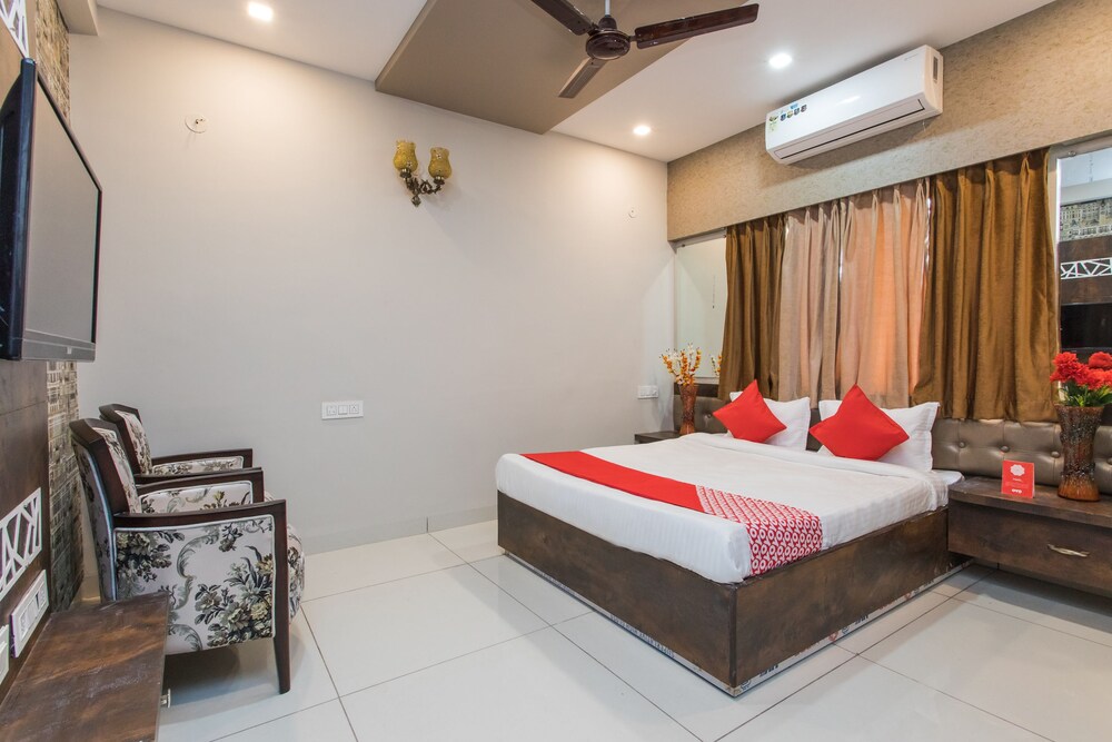 Capital O 18756 Signature Planet in Indore | 2023 Updated prices, deals ...
