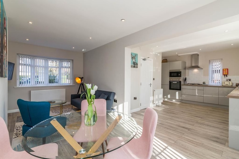 Woodview House in | 2023 Updated prices, deals - Klook United States