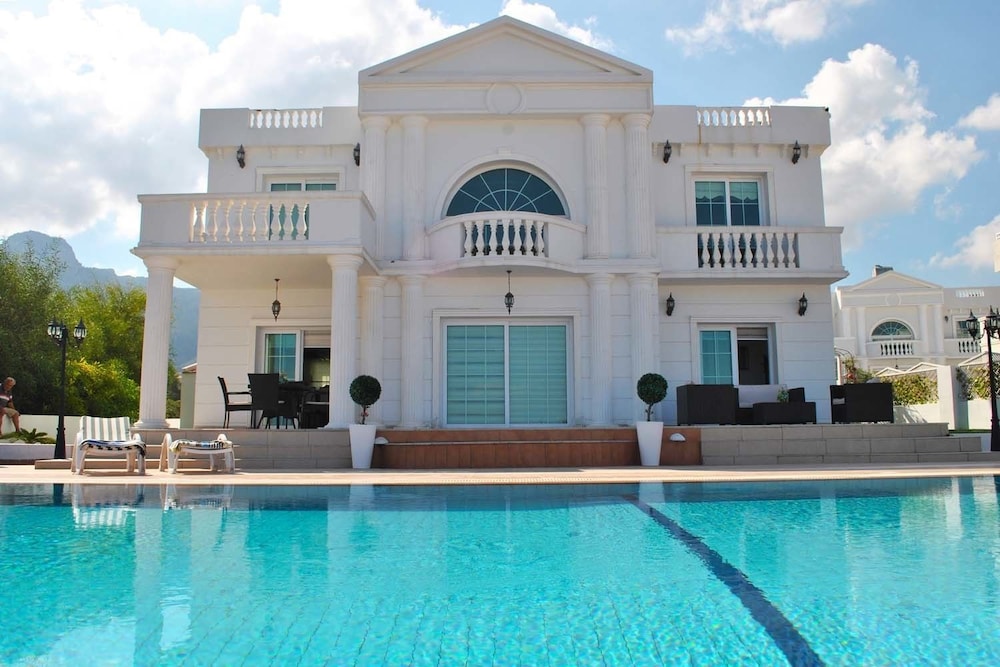 Villa Roman by Amy Villasa in Kyrenia | 2024 Updated prices, deals ...