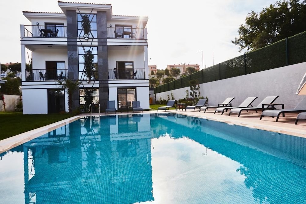 Ruwais Hotel in | 2025 Updated prices, deals - Klook United States
