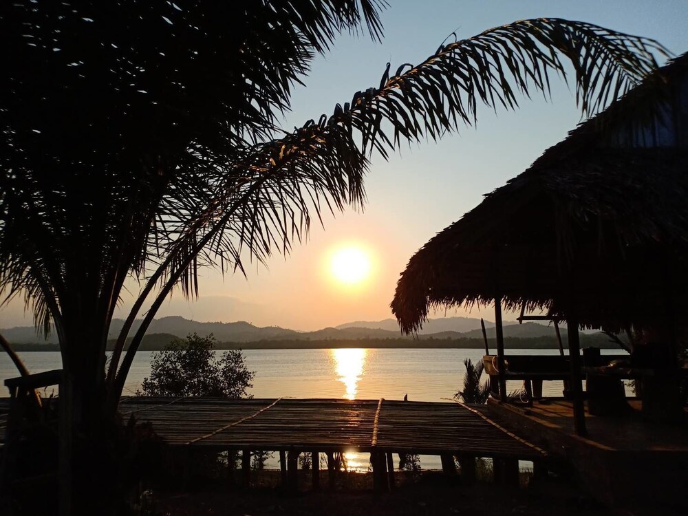 Thai-Myanmar Riverside Resort in Ranong Province | 2024 Updated prices ...