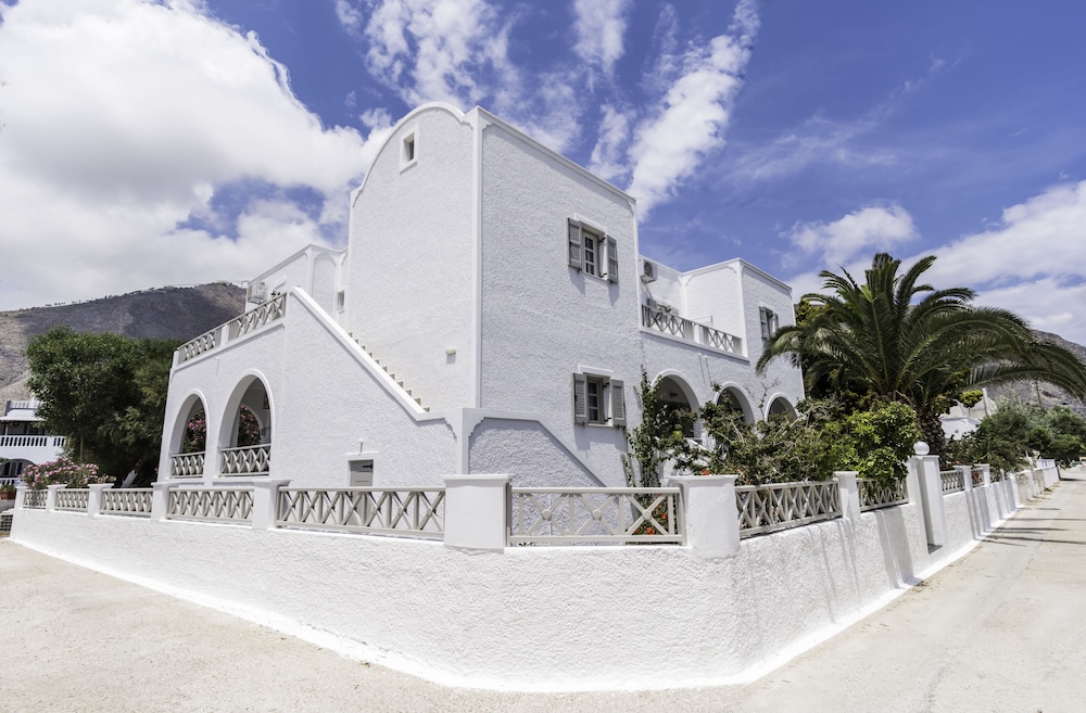 Villa Kalamia Dolphins in Municipality of Thira | 2025 Updated prices ...