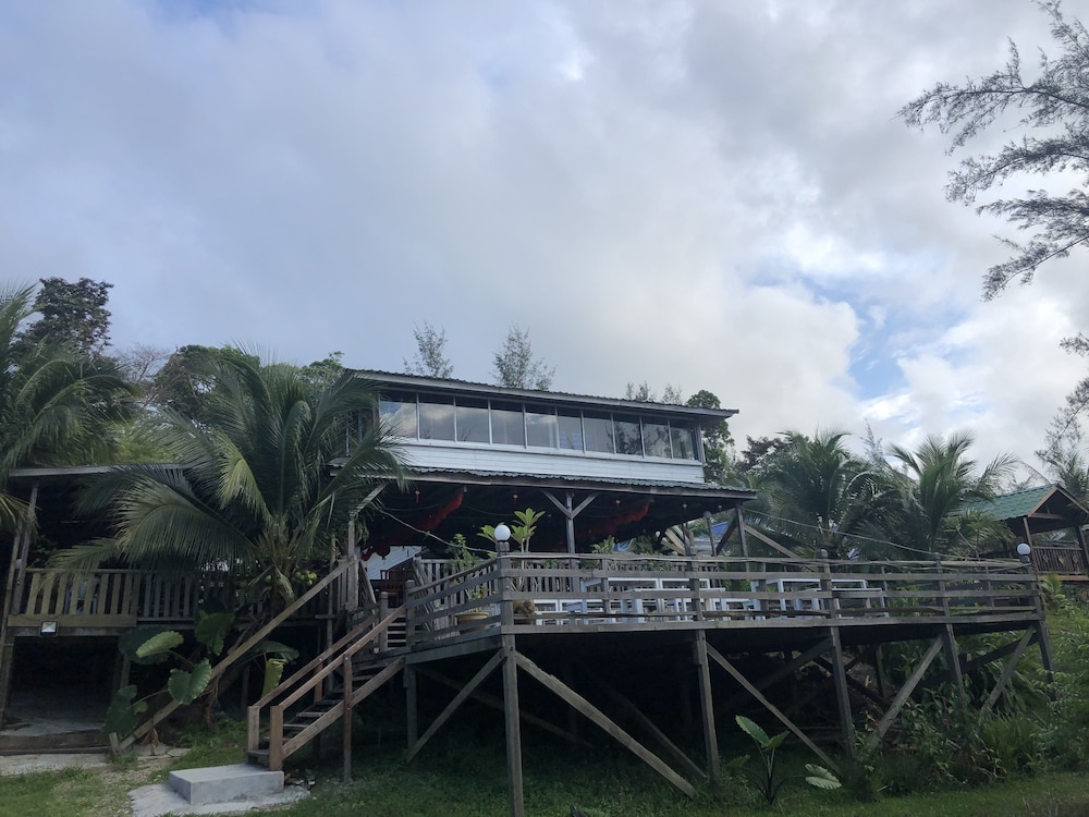 Tim's Seaside Hideout Resort in Miri | 2025 Updated prices, deals ...