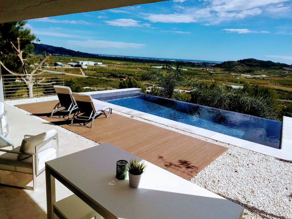 Villa Monte Corona in Ador | 2024 Updated prices, deals - Klook United ...