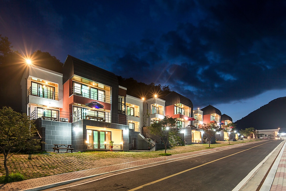 Yeoninsan Hot Spring Resort in Gyeonggi-do | 2025 Updated prices, deals ...