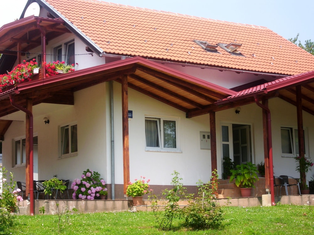 Guesthouse Abrlic in Općina Rakovica | 2024 Updated prices, deals ...