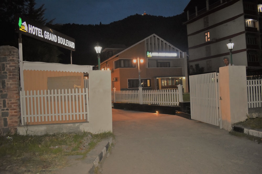 Hotel Grand Boulevard in Srinagar | 2023 Updated prices, deals - Klook ...