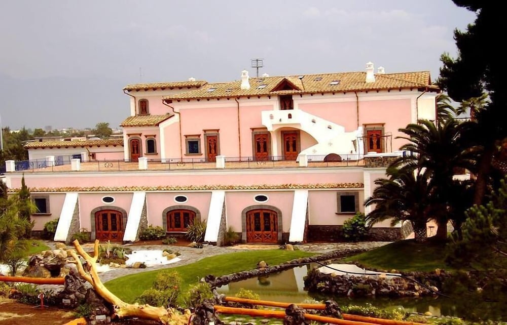 Villa Rota Resort in Boscotrecase | 2025 Updated prices, deals - Klook ...