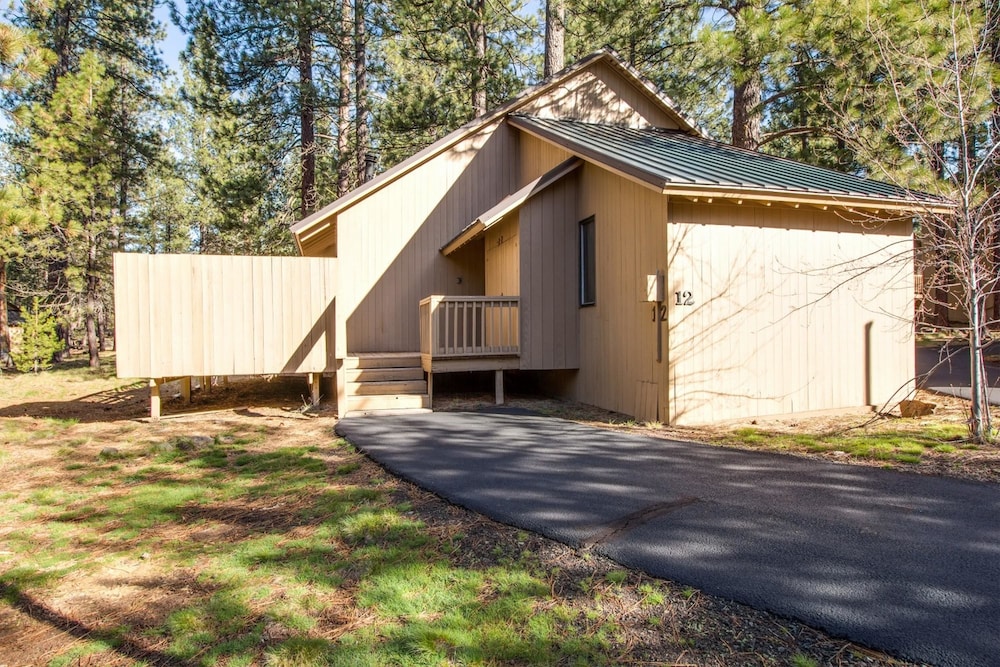 Cluster Cabin 12 in | 2023 Updated prices, deals - Klook United States