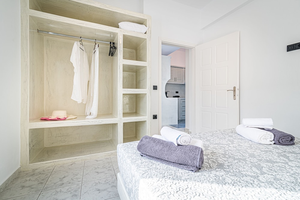 Rhenea Resort in Municipality of Thira | 2024 Updated prices, deals ...