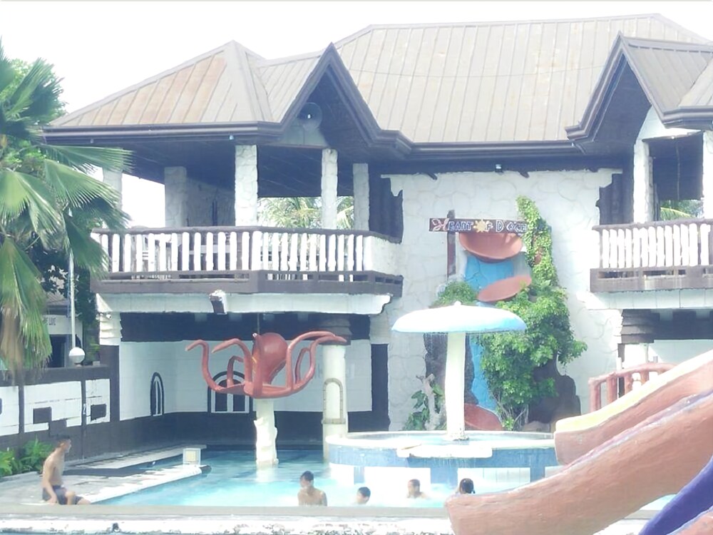 Orlando's Beach Resort in Lemery | 2023 Updated prices, deals - Klook ...