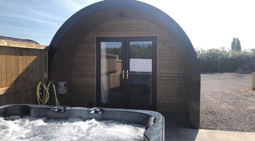 Cheshire Glamping Pods in Cheshire West and Chester | 2025 Updated ...