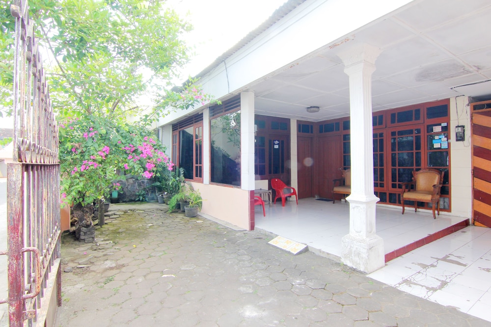 Wisma Sarjana Syariah - Khusus Putri in Sleman Regency | 2025 Updated ...