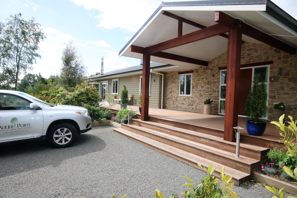 Kauri Point Luxury Bed & Breakfast in Taupo | 2025 Updated prices ...