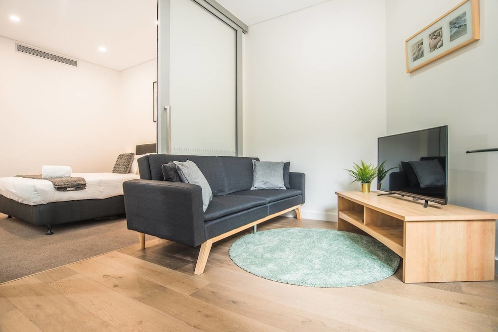 Cozy Studio Near Eastvilliage Shopping Center in Sydney | 2025 Updated ...