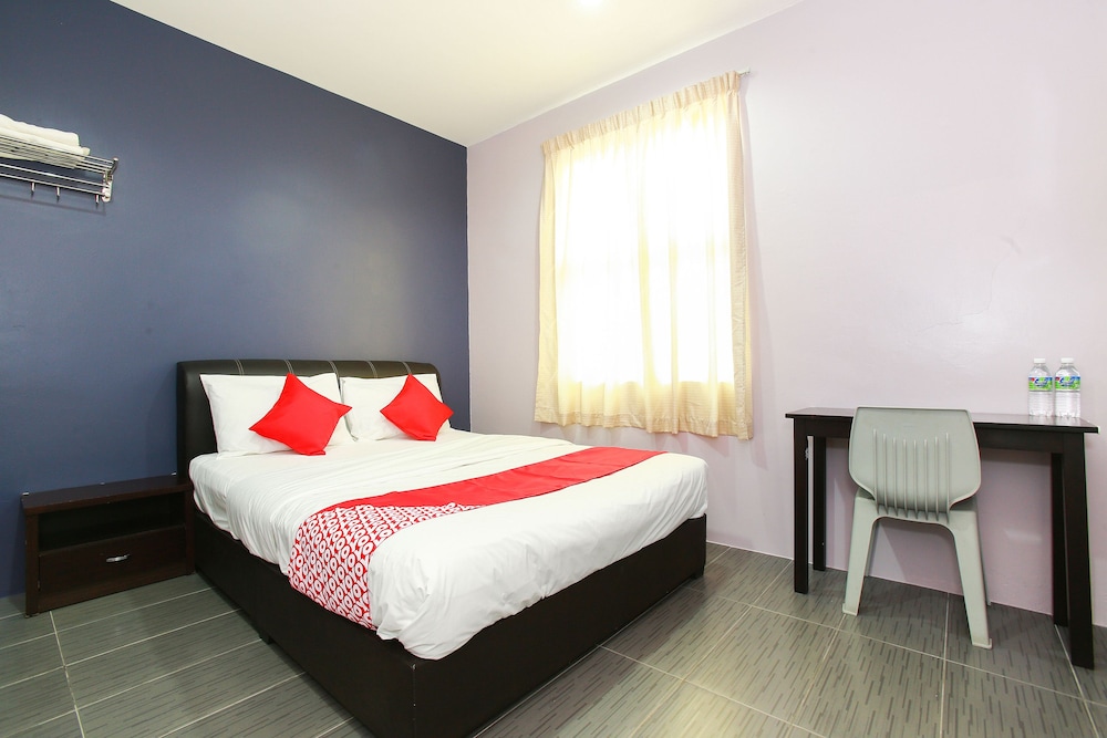 OYO 89332 DE Hotel in Hilir Perak District | 2025 Updated prices, deals ...