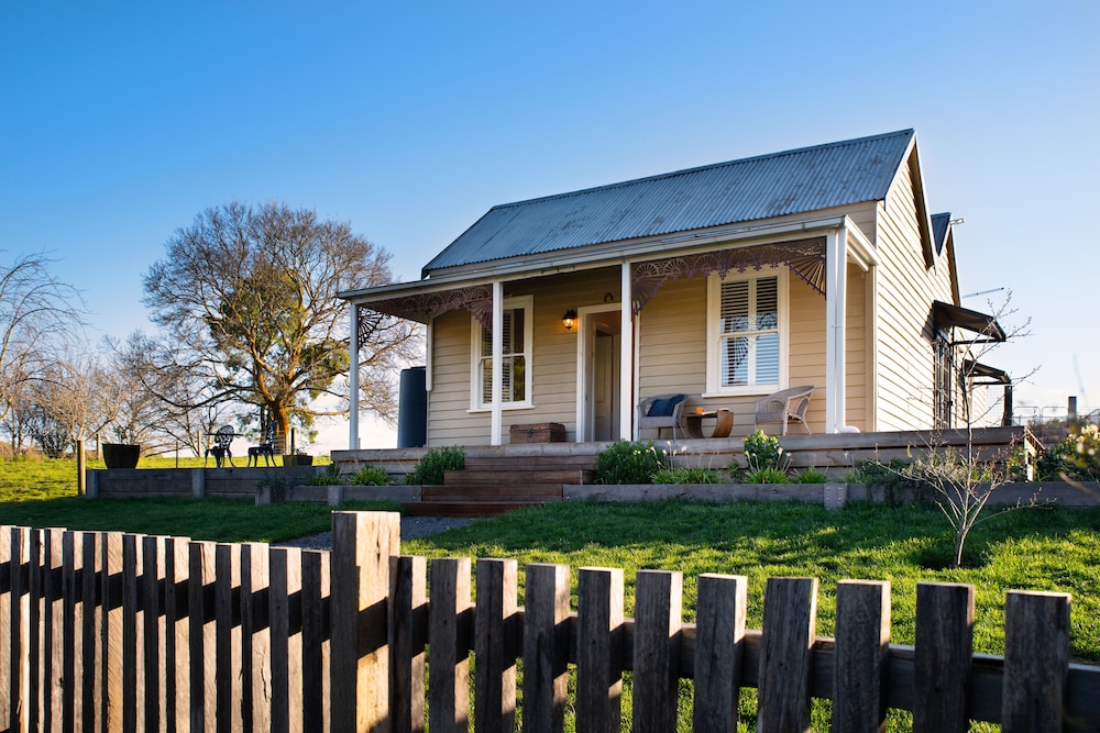 Table Hill Cottage in Daylesford | 2024 Updated prices, deals - Klook ...