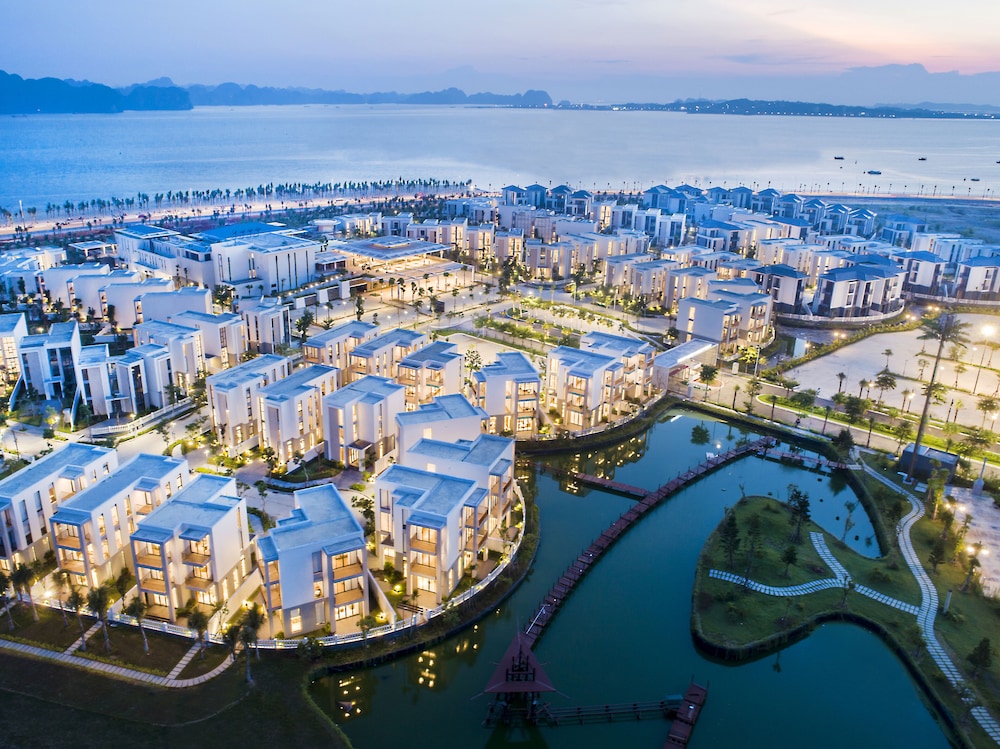 Oakwood Ha Long in Ha Long City | 2025 Updated prices, deals - Klook ...
