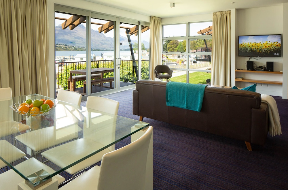 Hello QT Marina in Queenstown | 2025 Updated prices, deals - Klook ...
