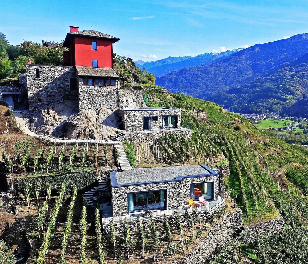 Cà Rossa Suite and Breakfast in Comunità Montana della Valtellina di ...