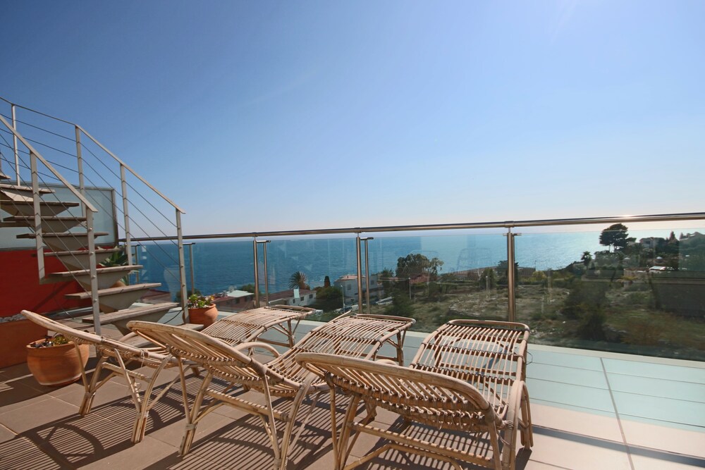 New 2019 Incredible 180m2 Exclusive Penthouse With Sea Views in Calp ...
