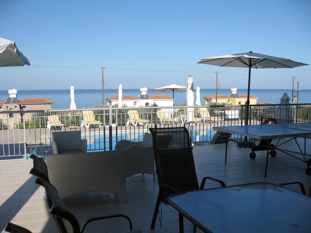 Villa With 5 Bedrooms in Argaka Village, Paphos, Cyprus, With Private ...