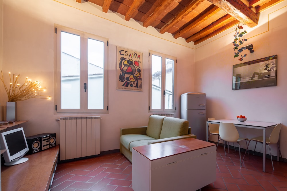 Santa Monaca 23 - Sweet Dreams in Florence in Florence | 2024 Updated ...