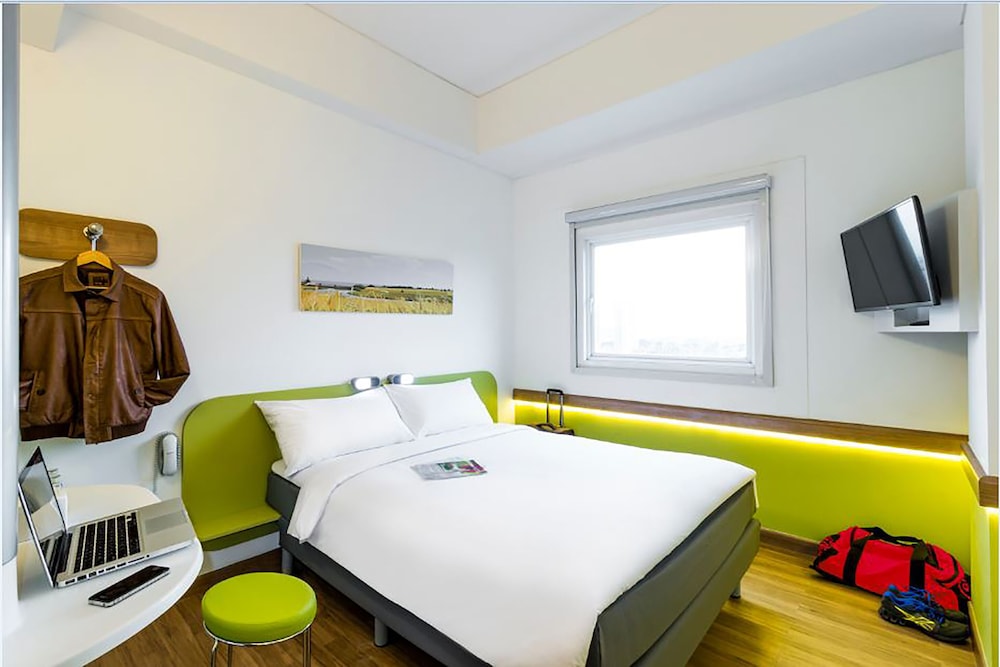 Deka Hotel Surabaya HR Muhammad in Surabaya | 2023 Updated prices ...