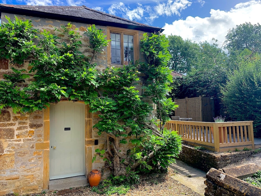 The Cottage, Lower St, West Chinnock in | 2025 Updated prices, deals ...