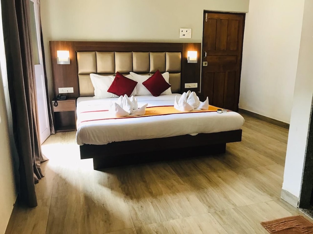 Village Royale, Calangute Beach in North Goa | 2025 Updated prices ...