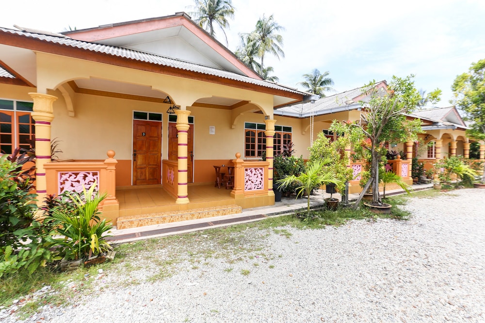 Chalet Yunie in Marang | 2025 Updated prices, deals - Klook United States