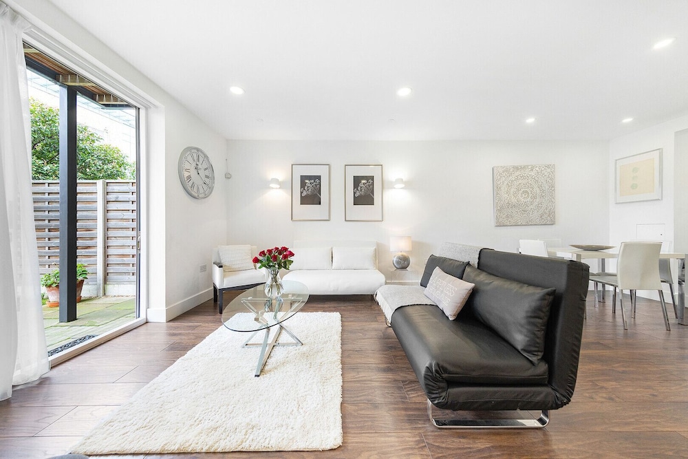 Modernist Whites in London | 2025 Updated prices, deals - Klook United ...