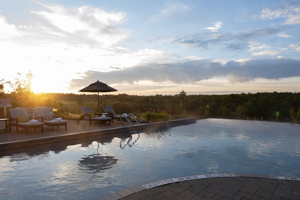 Muskoka Bay Resort in Kingston | 2024 Updated prices, deals - Klook ...
