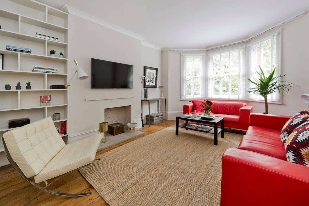 Gorgeous 3-bed Garden Flat Beside Battersea Park in London | 2025 ...