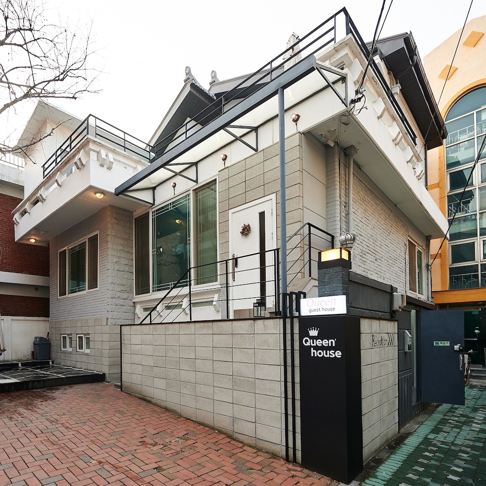 首爾Queen House Hongdae｜2025年最新訂房優惠價 - Klook 客路台灣