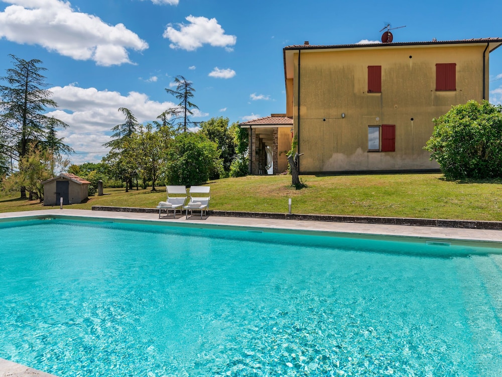 Exotic Villa in Sinalunga With Swimming Pool in Unione dei Comuni ...
