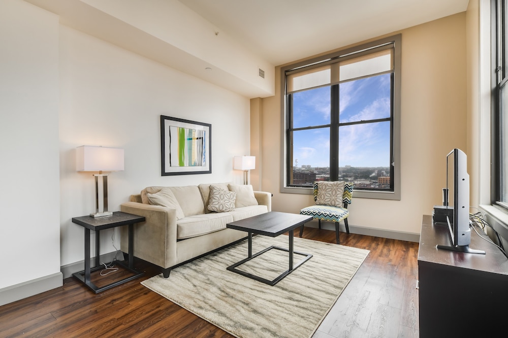 ONE LUX STAY SUITES AND RESIDENCES in Los Angeles | 2023 Updated prices ...