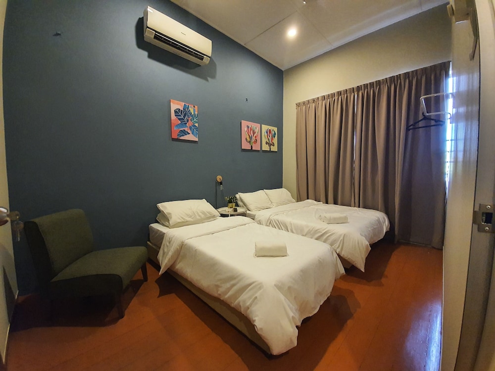 Room at Jln Loh Boon Siew Georgetown in George Town | 2025 Updated ...