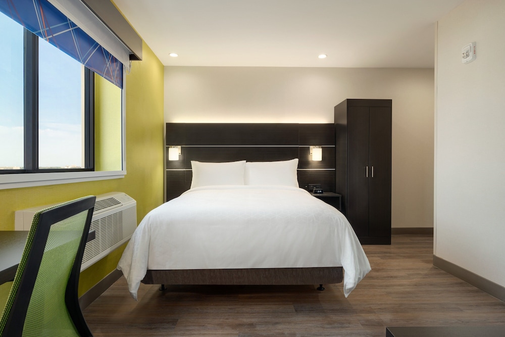 Holiday Inn Express Jamaica - JFK AirTrain - NYC by IHG di New York ...